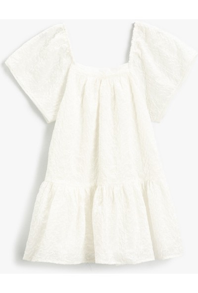 Koton Kız Çocuk İşlemeli Kelebek Kol Volanlı Kare Yaka Fırfırlı Beyaz Elbise Pamuklu Koton Kız Çocuk İşlemeli Kelebek Kol Volanlı Kare Yaka Fırfırlı Beyaz Elbise Pamuklu