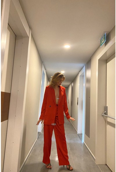 Eka Kadın Kiremit Saten Blazzer Ceket Pantolon Takım 0993-9090 Eka Kadın Kiremit Saten Blazzer Ceket Pantolon Takım 0993-9090