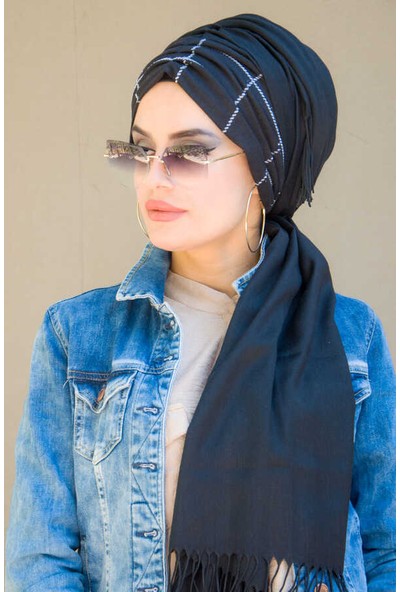 Aişe Tesettür Siyah Beyaz Ekose Büzgülü Hazır Şal - 50601 Aişe Tesettür Siyah Beyaz Ekose Büzgülü Hazır Şal - 50601
