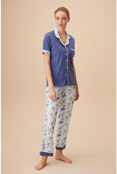 Elegant Flower Maskulen Pijama Takımı Elegant Flower Maskulen Pijama Takımı