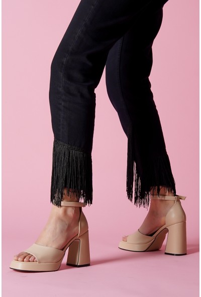 Divolya Alpha Bej Bilekten Bağlamalı Dolgu Topuklu Ayakkabı Divolya Alpha Bej Bilekten Bağlamalı Dolgu Topuklu Ayakkabı