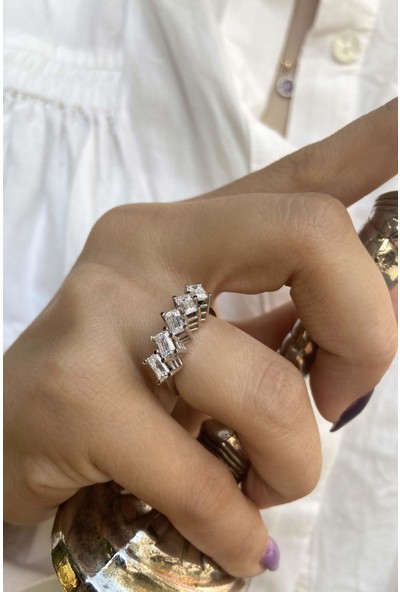 Akay Gold Beş Taş Baget Yüzük