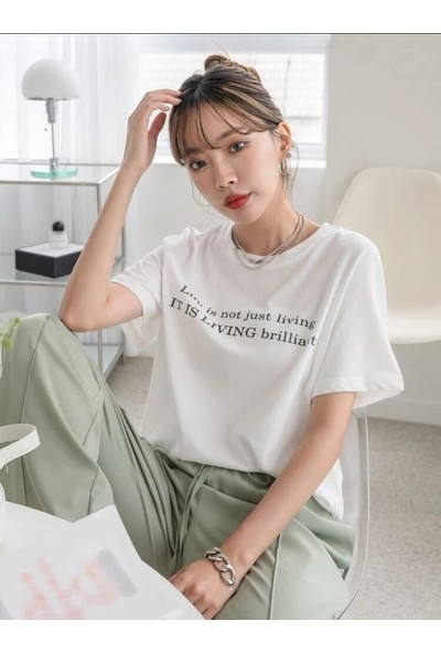 BlackRock Kadın Beyaz Oversize Brillant Baskılı T-Shirt BlackRock Kadın Beyaz Oversize Brillant Baskılı T-Shirt