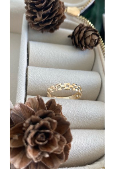 Milades Altın Tasarım Yüzük