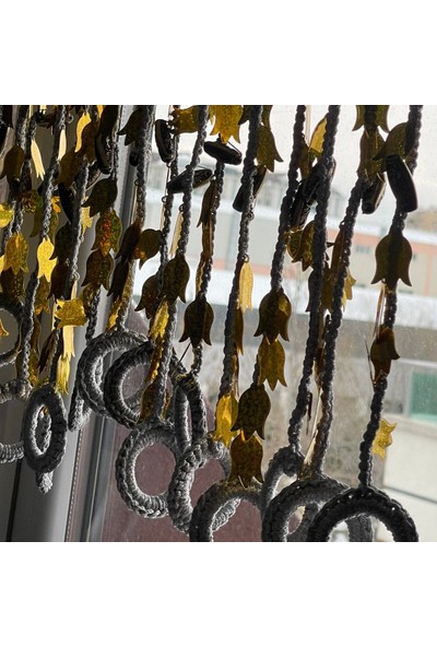 Gönülden Tasarım Lale Pullu Metal Boncuklu Pencere Üstü Ip Perde Boy 95 En Ayarlanabilir 36 Adet Gönülden Tasarım Lale Pullu Metal Boncuklu Pencere Üstü Ip Perde Boy 95 En Ayarlanabilir 36 Adet