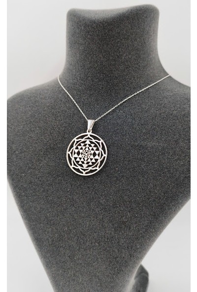 Maller Siriyanta Madalyon 925 Ayar Gümüş Kolye