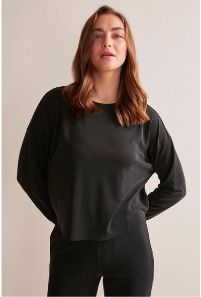 Kadın Siyah Geniş Kesim Basic Sweatshirt Kadın Siyah Geniş Kesim Basic Sweatshirt