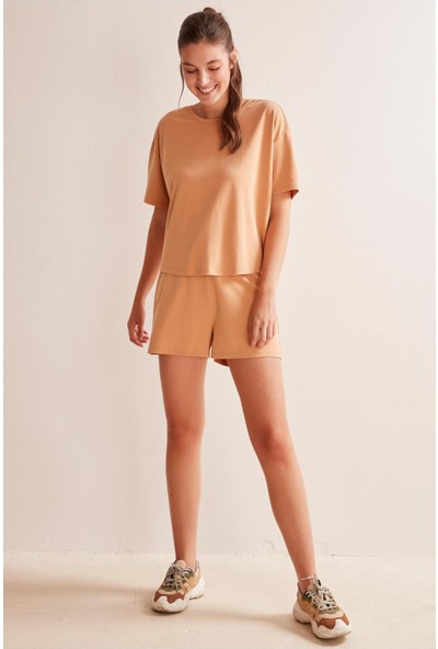 Kadın Deve Tüyü Düz Kesim Beli Lastikli Günlük Rahat Şort