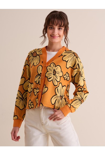 Kadın Karışık Düz Kesim Açık Yaka Uzun Kollu Çiçek Desenli Triko Hırka Kadın Karışık Düz Kesim Açık Yaka Uzun Kollu Çiçek Desenli Triko Hırka