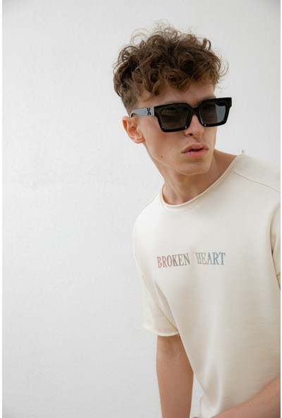 Broken Heart Baskılı Oversize Örme T-Shirt Bej Broken Heart Baskılı Oversize Örme T-Shirt Bej
