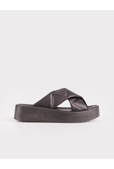 Cabani Deri Siyah Kadın Yüksek Tabanlı Terlik