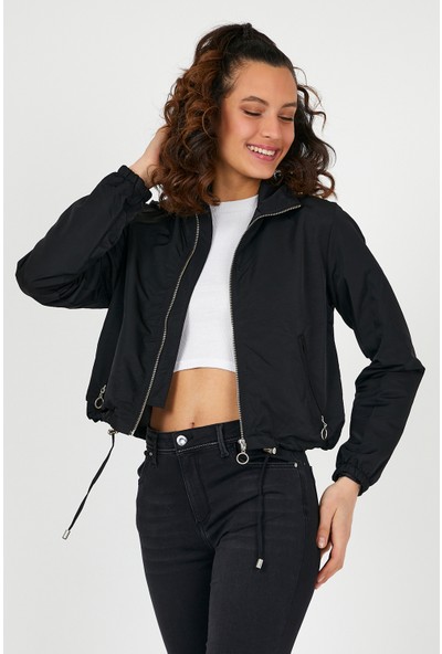 Helenist Kadın Kapüşonlu Mevsimlik Astarlı Ince Mont - Siyah
