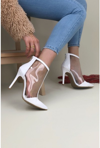 udbyswoman Freya Beyaz Rugan udbyswoman Freya Beyaz Rugan