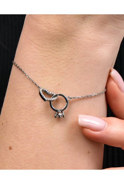 Prestige Gümüş Kalplı Tek Taşlı Zirkon Taşlı Gümüş Bayan Bileklik