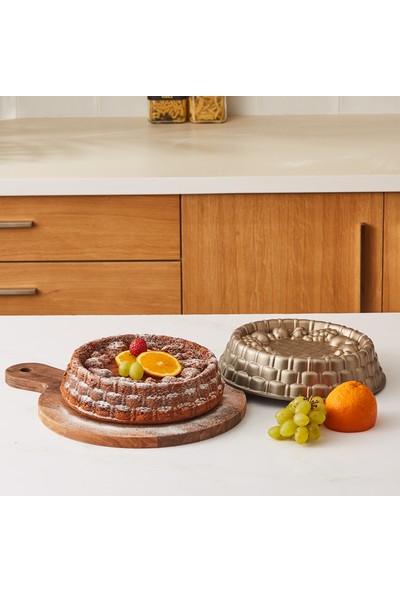 Karaca Grape Döküm Kek Kalıbı Karaca Grape Döküm Kek Kalıbı