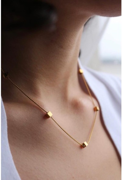 Armerdo Kadın Gold Küp Detaylı Zincir Kolye