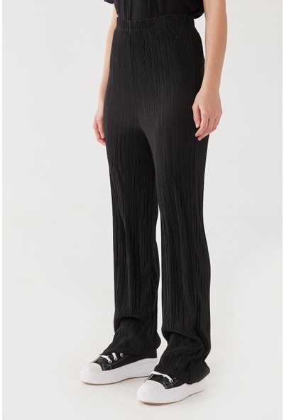 Suud Collection Siyah Piliseli Pantolon Suud Collection Siyah Piliseli Pantolon