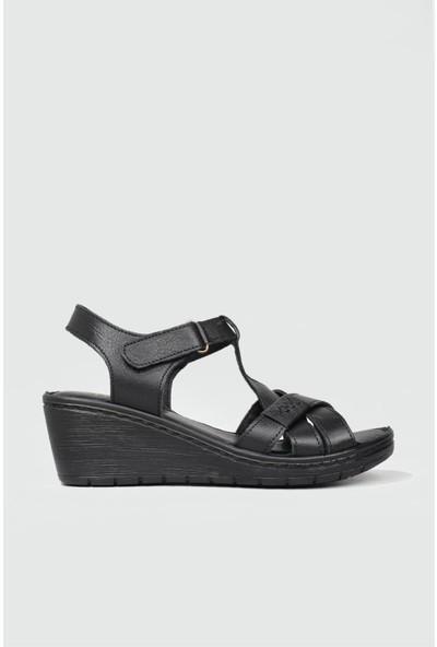 Cıtyzen Dolgu Topuklu Deri Günlük Siyah Kadın Sandalet Flora Cıtyzen Dolgu Topuklu Deri Günlük Siyah Kadın Sandalet Flora