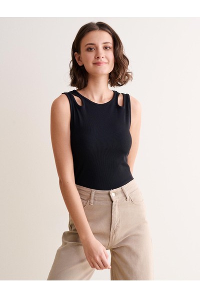 Jimmy Key Kadın Siyah Bisiklet Yaka Askılı Omuz Pencereli Atlet Jimmy Key Kadın Siyah Bisiklet Yaka Askılı Omuz Pencereli Atlet