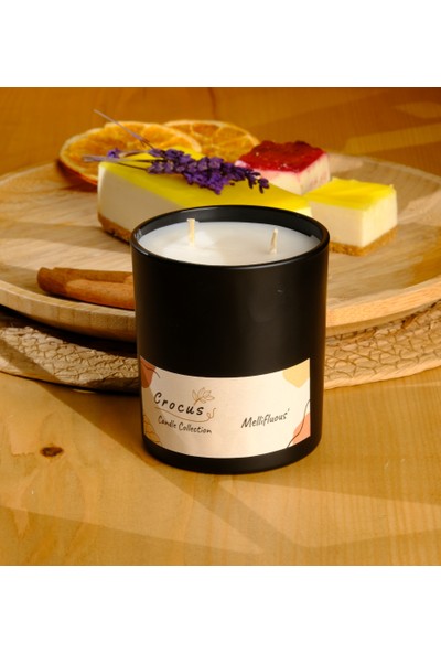 Crocus Mellifluous' Pamuk Fitilli Kokulu Mum Cam 430ML Siyah Crocus Mellifluous' Pamuk Fitilli Kokulu Mum Cam 430ML Siyah