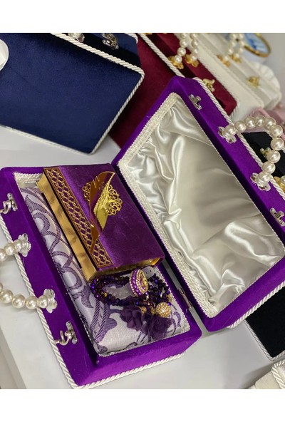 Değerli Hediyeler Çeyiz Bohça Şık Tasarım Sandıklı Set Kuranı Kerim Seccade Başörtü Tesbih Zikirmatik Ayraç