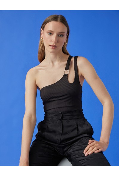 Koton Kadın Ece Sükan X Koton - Tek Omuz Pencere Detaylı Atlet