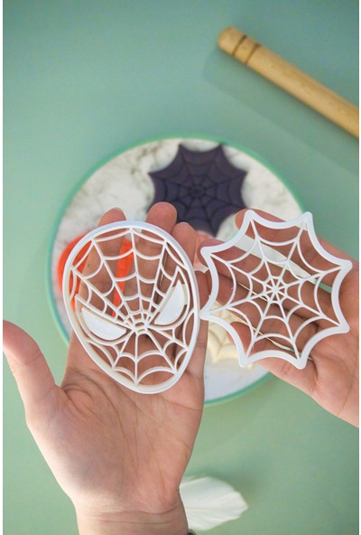 Pagina Örümcek Adam Ve Ağ Ikili Kurabiye & Şeker Hamuru Kalıbı Seti