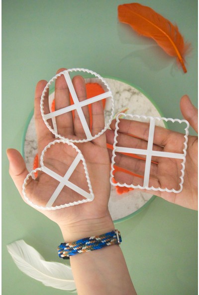 Pagina Tırtıklı Kalp, Kare Ve Yuvarlak Üçlü Kurabiye & Şeker Hamuru Kalıbı Seti Pagina Tırtıklı Kalp, Kare Ve Yuvarlak Üçlü Kurabiye & Şeker Hamuru Kalıbı Seti