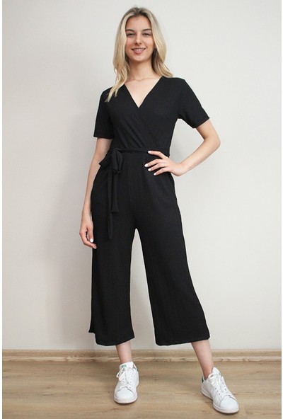 Orihime Siyah Kruvaze Yaka Beli Bağlamalı Kısa Kollu Cepli Kısa Paça Tulum