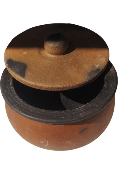 Eskişehir Sorkun Çömleği Topraktan El Yapımı Güveç Tenceresi 21 cm Eskişehir Sorkun Çömleği Topraktan El Yapımı Güveç Tenceresi 21 cm