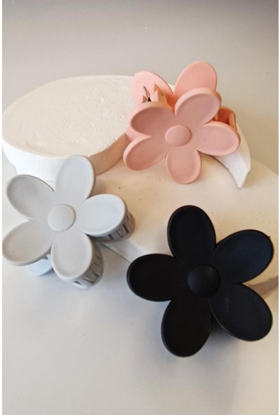 New Obsessions 3'ü Camomille Renkli Çiçek Mandal Saç Toka Seti Pudra - Siyah - Gri New Obsessions 3'ü Camomille Renkli Çiçek Mandal Saç Toka Seti Pudra - Siyah - Gri