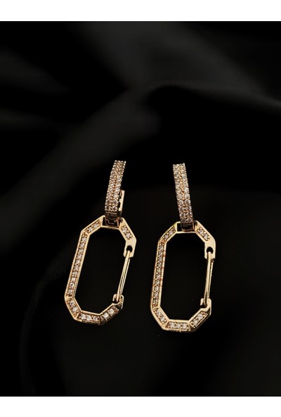 Selin Accessory Sıra Zirkon Taşlı Kararmaz Paslanmaz Kilit Figür Küpe Selin Accessory Sıra Zirkon Taşlı Kararmaz Paslanmaz Kilit Figür Küpe