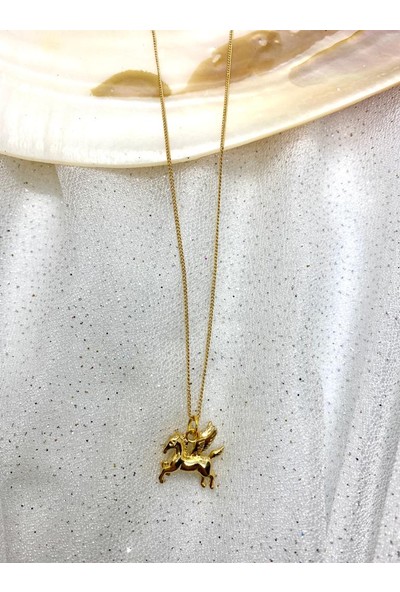 Hera Mitolojik Figürlü Kanatlı At Altın Kaplama Kadın Kolyesi Hera Mitolojik Figürlü Kanatlı At Altın Kaplama Kadın Kolyesi