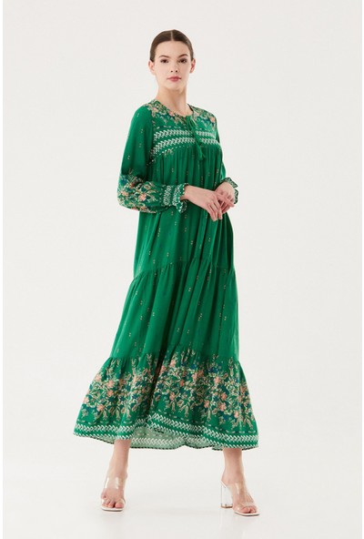 Çicek Baskılı Yakası Bağcıklı Elbise