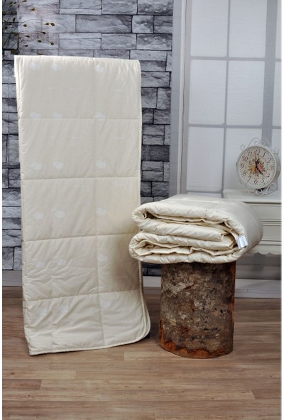 Nofku Çift Kişilik Yün Yorgan 195x215 Cm Nofku Çift Kişilik Yün Yorgan 195x215 Cm