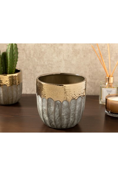 English Home Megan Vazo 15X15X14,5 cm Gold English Home Megan Vazo 15X15X14,5 cm Gold