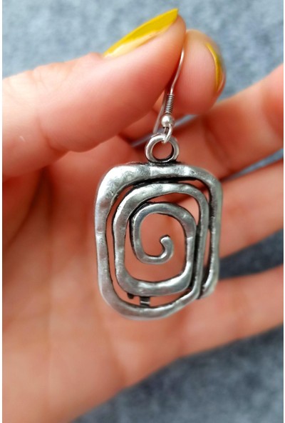Fildişi Aksesuar Antik Gümüş Kaplama Spiral Şekilli El Yapımı Çift Kadın Küpe Fildişi Aksesuar Antik Gümüş Kaplama Spiral Şekilli El Yapımı Çift Kadın Küpe