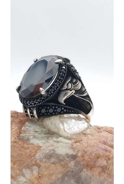 Gümüş Erkek Yüzük Siyah Zirkon Taşlı Şahin Figürlü