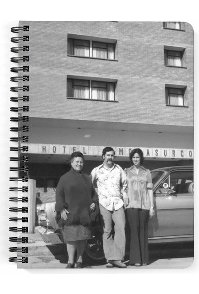 Hero Tasarım Pablo Baskılı Ahşap Kapaklı Defter 15X20 cm DFT3692 Hero Tasarım Pablo Baskılı Ahşap Kapaklı Defter 15X20 cm DFT3692