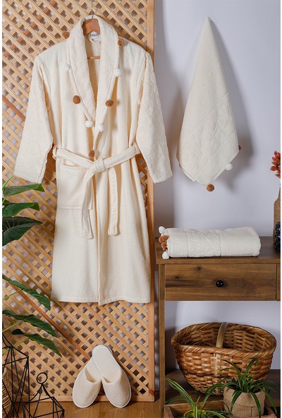 Köse Home Collection 4 Parça Ponponlu Bornoz Seti | Bornoz Takımı | Çeyiz Seti Köse Home Collection 4 Parça Ponponlu Bornoz Seti | Bornoz Takımı | Çeyiz Seti