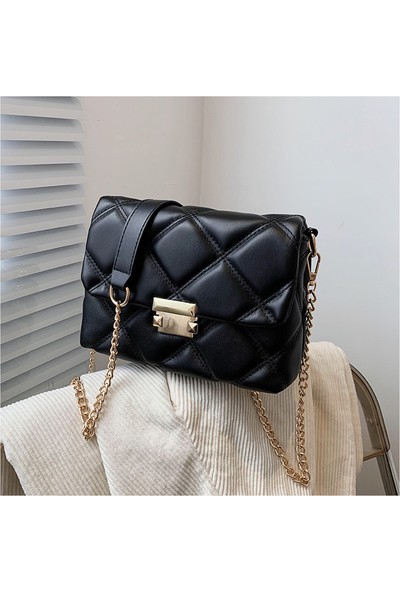 Madamlina Kadın Siyah Montana Zincir Askılı Nakışlı Omuz Çantası Madamlina Kadın Siyah Montana Zincir Askılı Nakışlı Omuz Çantası
