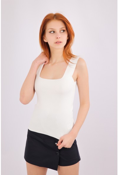 Kadın Beyaz Kare Yaka Askılı Triko Bluz