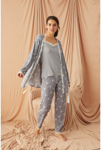 Kadın Viskon Özel Beyaz Dantel Işlemeli 3'lü Pijama Takımı- Gecelik Kadın Viskon Özel Beyaz Dantel Işlemeli 3'lü Pijama Takımı- Gecelik