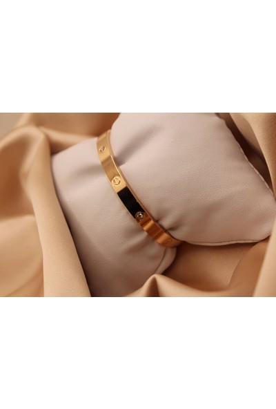 Ekru Accessorie Desenli Taşlı Çelik Cartier Bileklik Ekru Accessorie Desenli Taşlı Çelik Cartier Bileklik