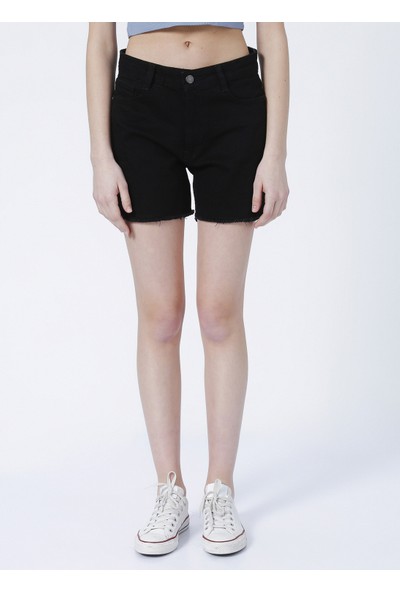 Limon Dawn Normal Bel Standart Kalıp Düz Siyah Kadın Şort Limon Dawn Normal Bel Standart Kalıp Düz Siyah Kadın Şort