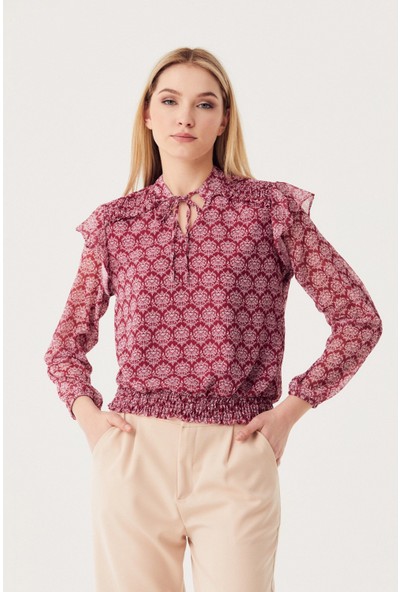 Şal Desenli Omuz Detaylı Şifon Bluz Şal Desenli Omuz Detaylı Şifon Bluz