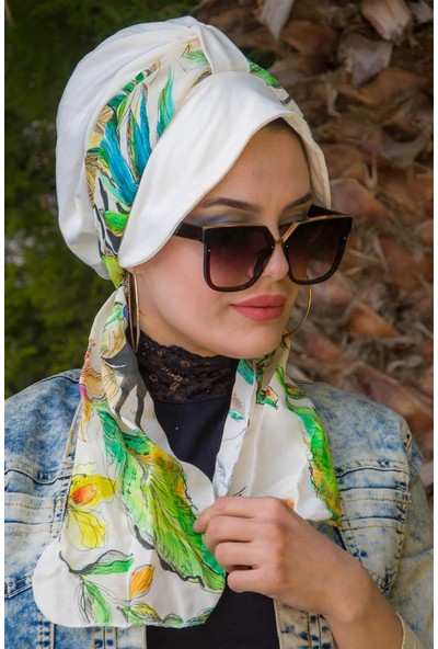 Aişe Tesettür Ekru Yaprak Desenli Şapkalı Bone - 30100