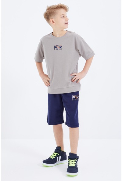 Tommy Life Koyu Bej - Indigo Yazı Nakışlı Oversize Erkek Çocuk Şort Takım - 10897 Tommy Life Koyu Bej - Indigo Yazı Nakışlı Oversize Erkek Çocuk Şort Takım - 10897