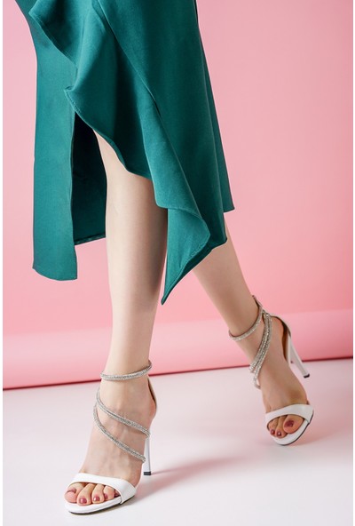 Divolya Celinda Beyaz Taşlı Bantlı Topuklu Ayakkabı