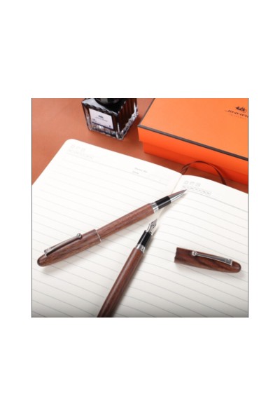Jinhao 9026 Ahşap Dolma Kalem Gül Ağacı Ceviz Gövde Jinhao 9026 Ahşap Dolma Kalem Gül Ağacı Ceviz Gövde